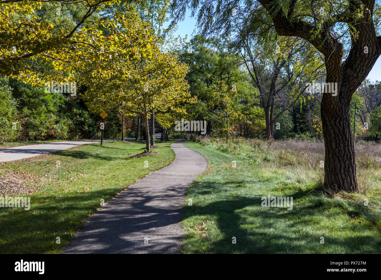 Hamilton, CANADA - October 16, 2018: colorful sunny autumn full of ...