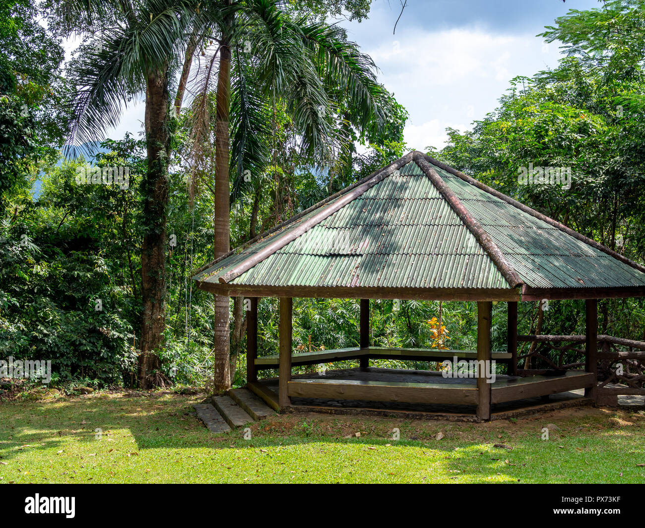 Rainforest pavilion hi-res stock photography and images - Alamy