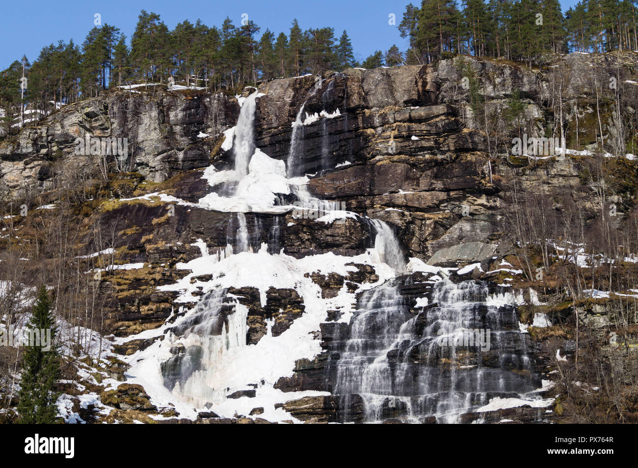 Tvinnefossen waterfall hordaland hi-res stock photography and images ...