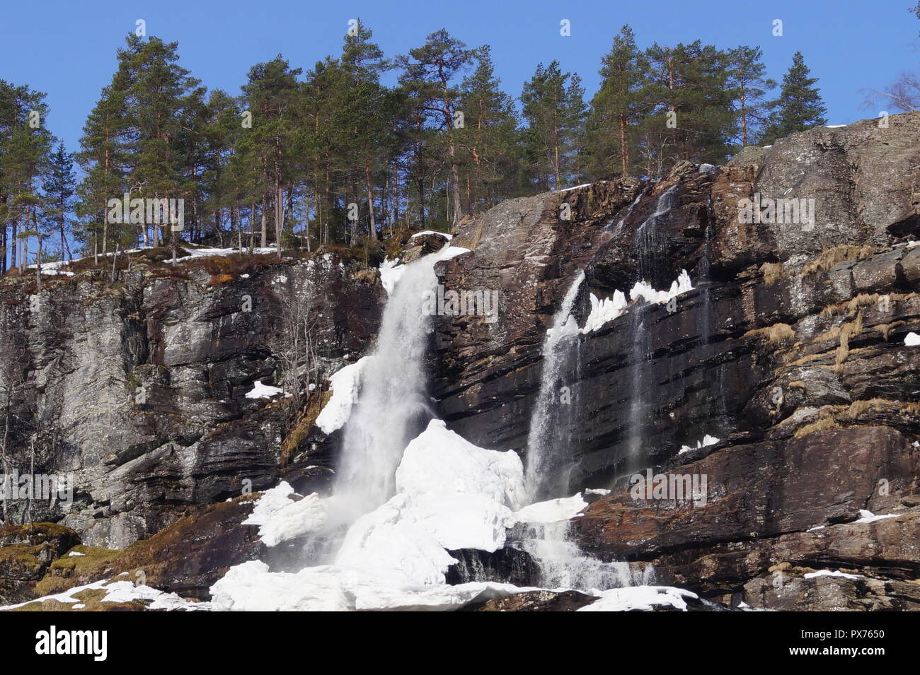 Tvinnefossen waterfall hordaland hi-res stock photography and images ...