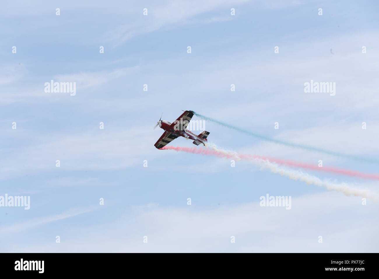 New Bern, N.C., native, Hubie Tolson gives a crowd pleasing acrobatic ...