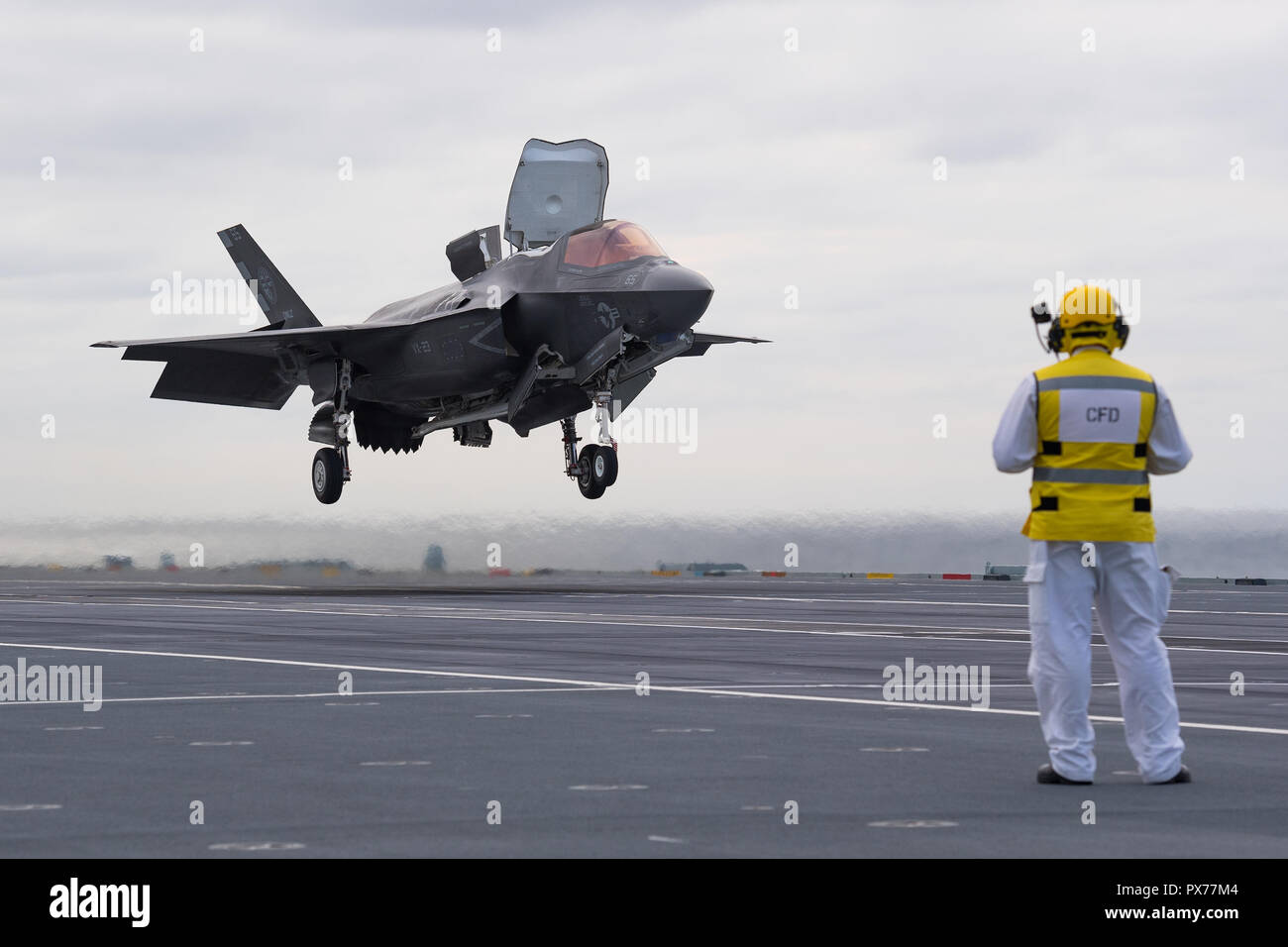 Dt class hi-res stock photography and images - Alamy