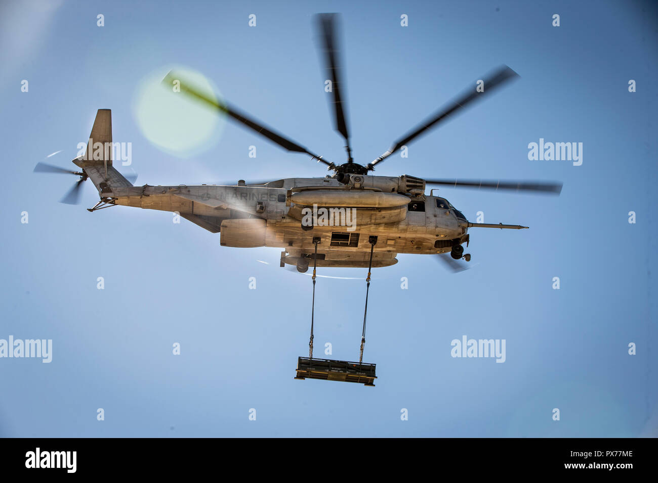 Aircraft lift system hi-res stock photography and images - Alamy