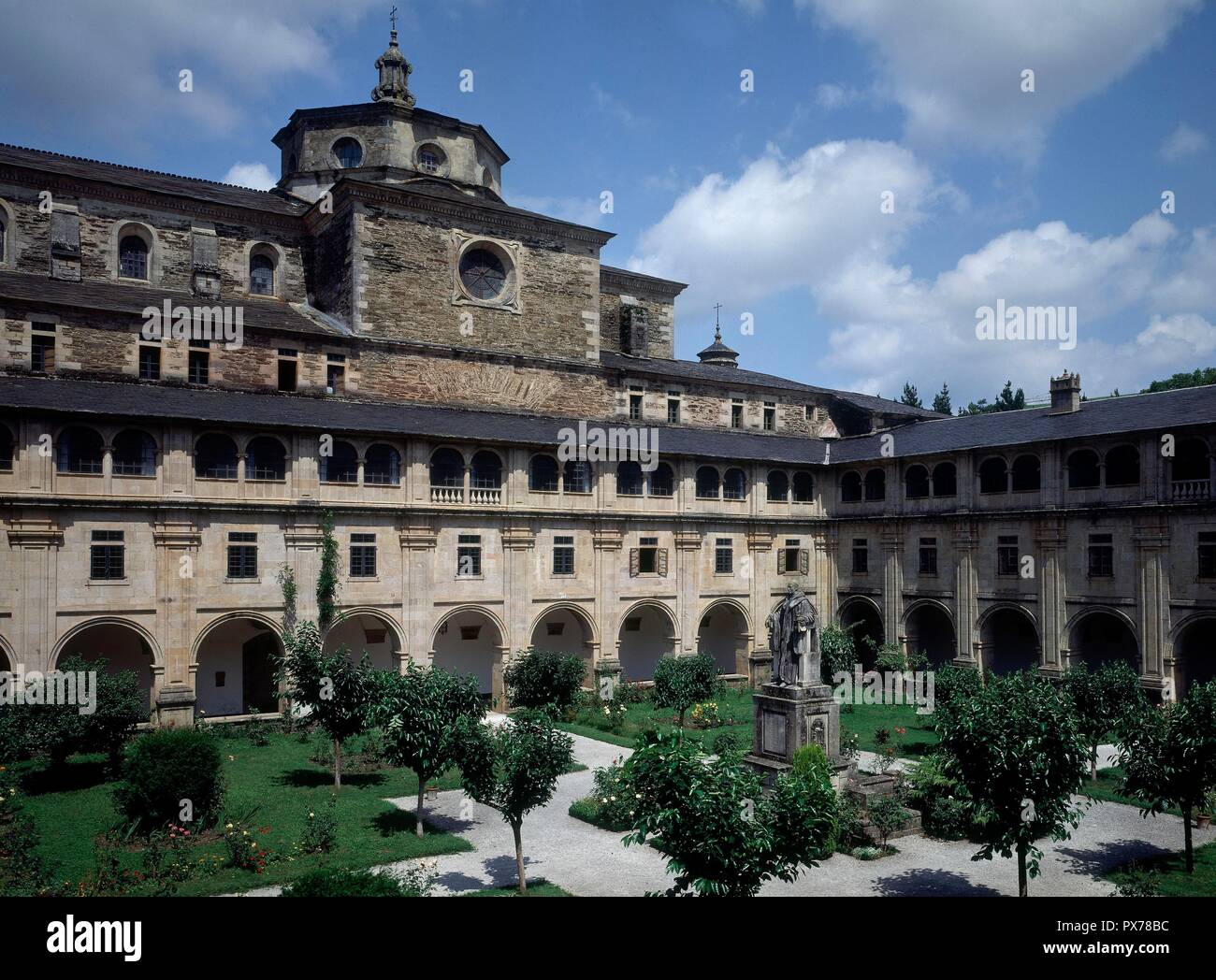 CLAUSTRO GRANDE DEL MONASTERIO DE SAMOS - SIGLO XVII/XVIII. Location ...