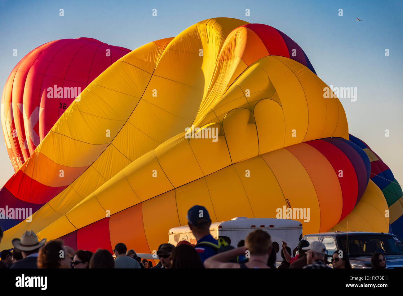 Albuquerque annually celebrates the world's largest hot air balloon ...