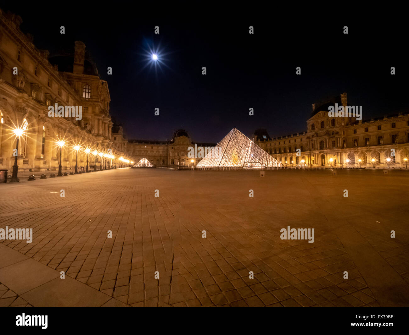 Aerial View Louvre Museum Paris Stock Photos & Aerial View Louvre ...