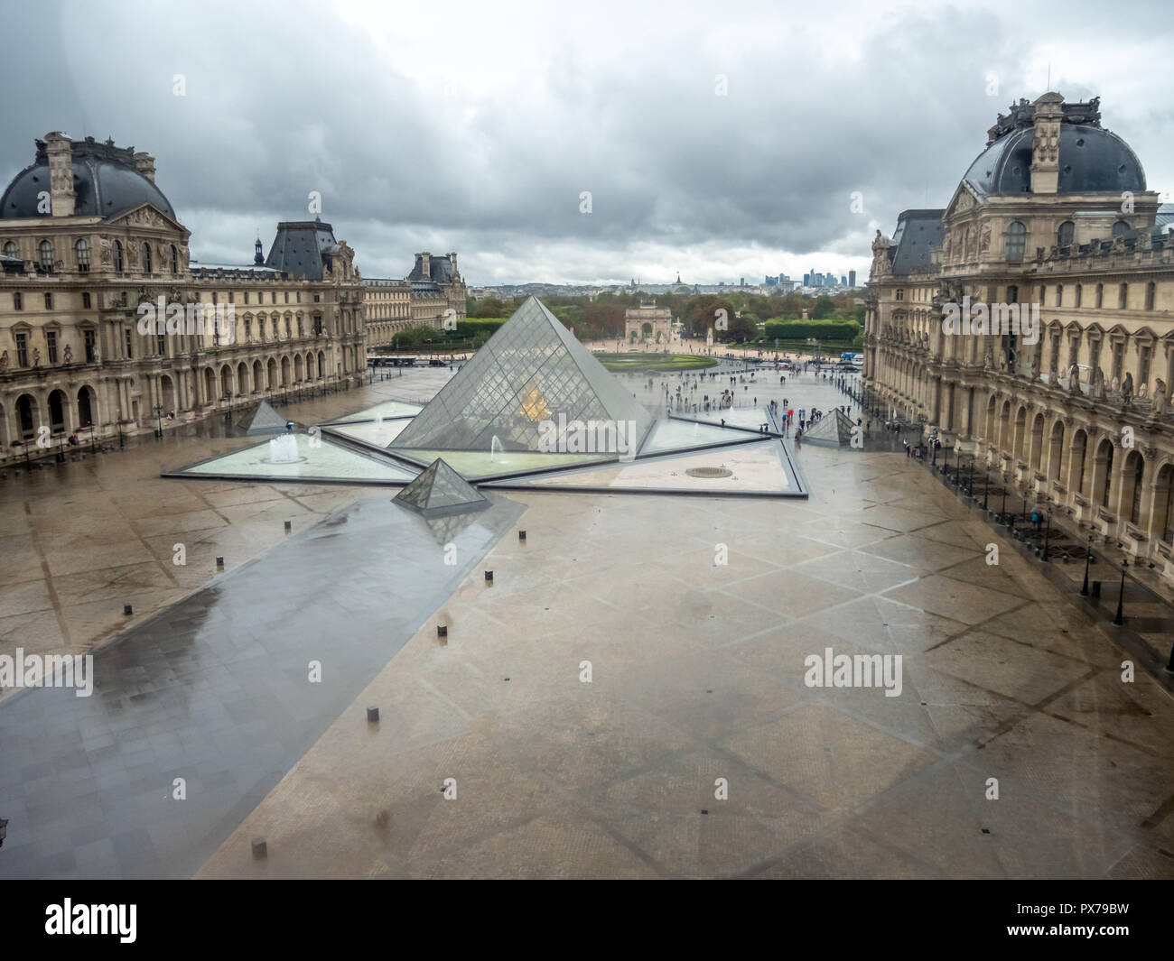 Aerial View Louvre Museum Paris Stock Photos & Aerial View Louvre ...