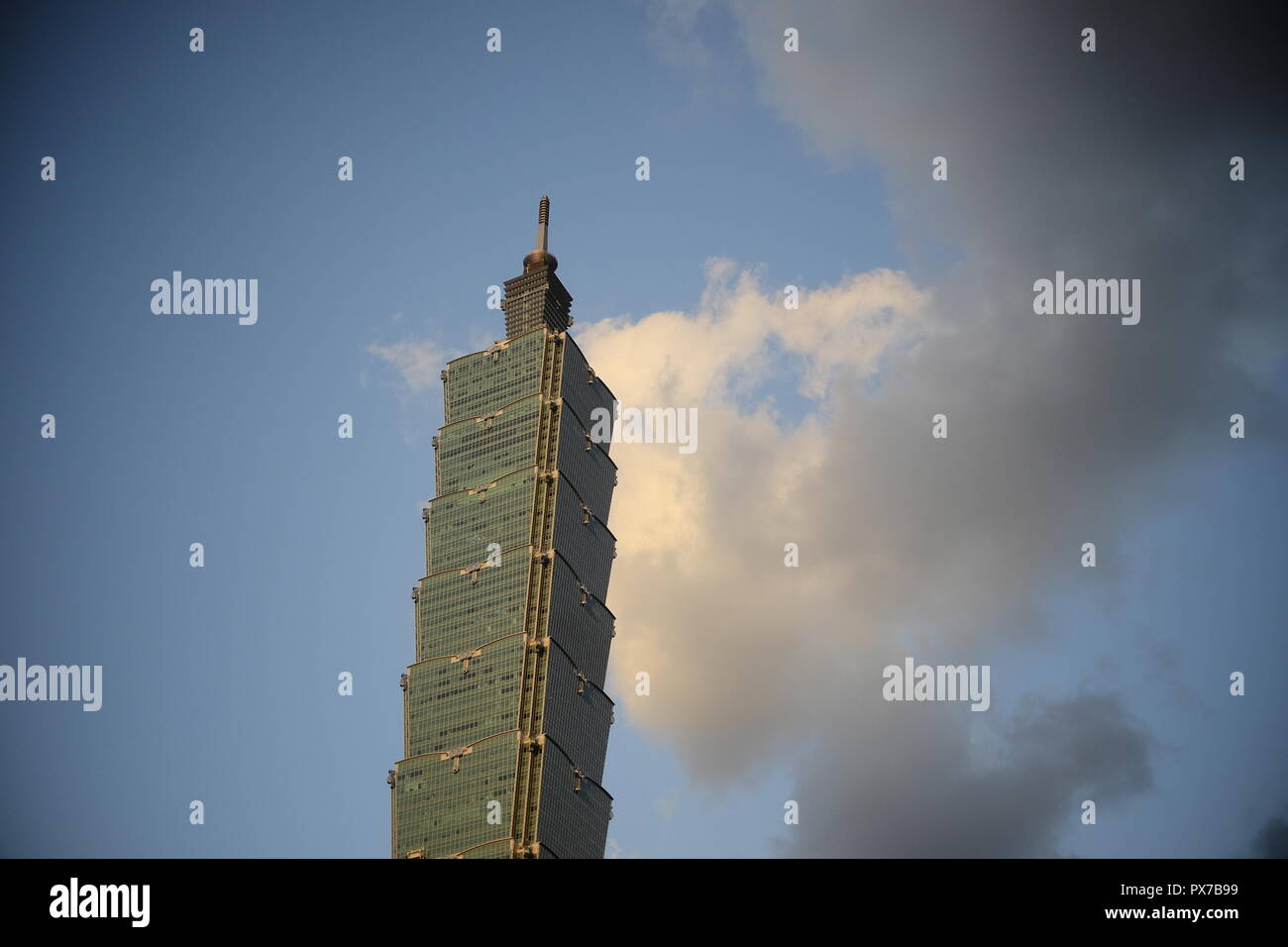 Explore taipei hi-res stock photography and images - Alamy