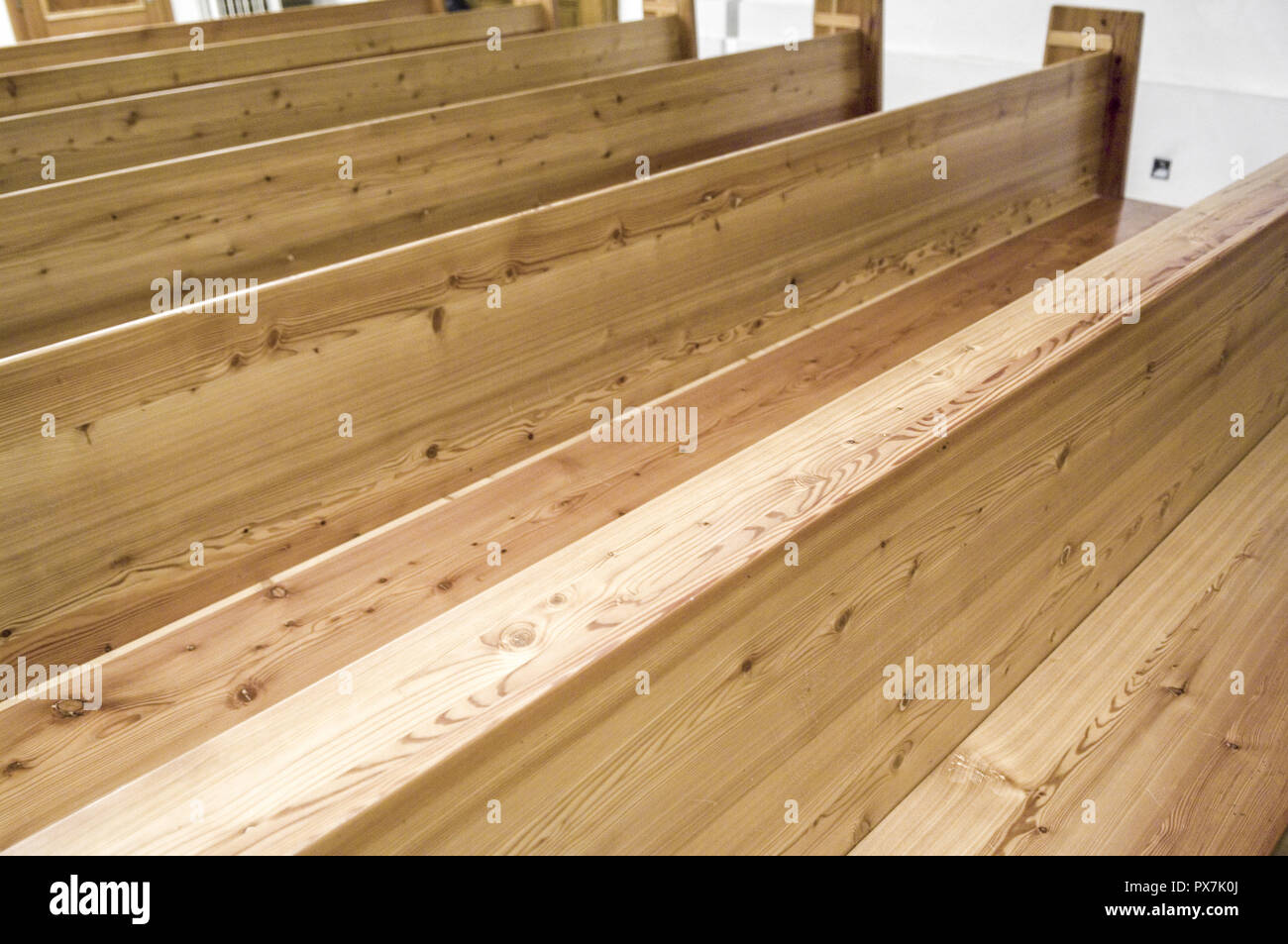 Row wooden church pews hi-res stock photography and images - Alamy