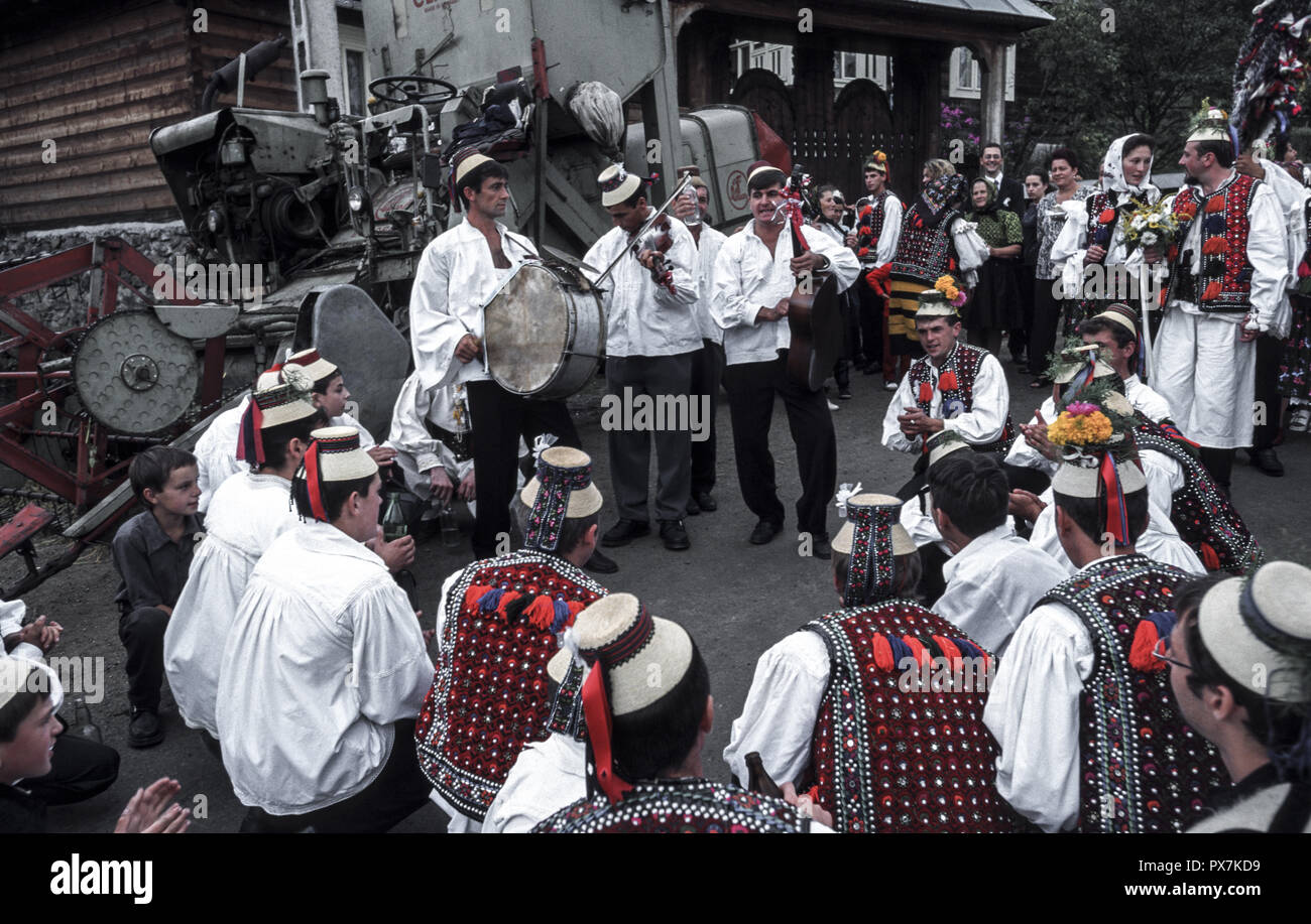 Wedding, Romania, Maramures, Budesti Stock Photo - Alamy