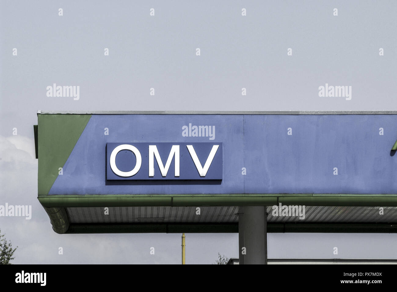 Omv symbol hi-res stock photography and images - Alamy