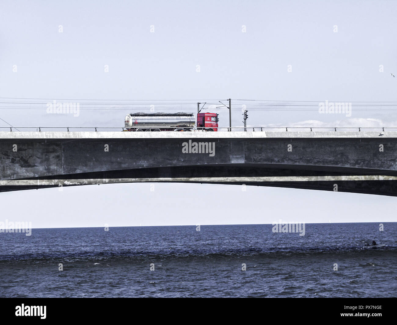 Store belt bridge hi-res stock photography and images - Alamy
