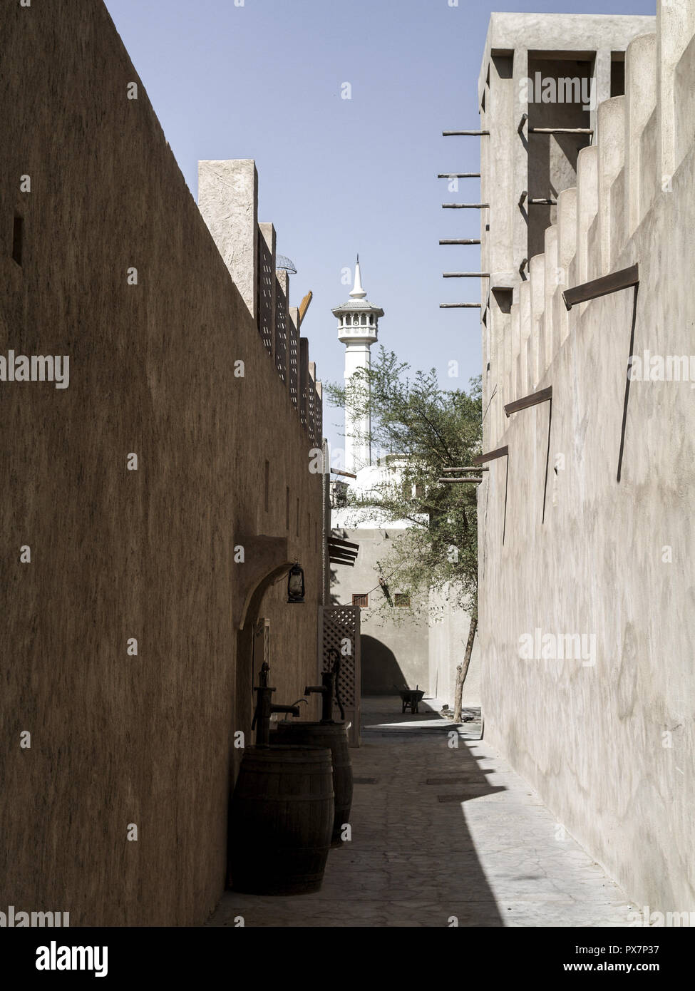 Historic bastakia quarter mosque hi-res stock photography and images ...