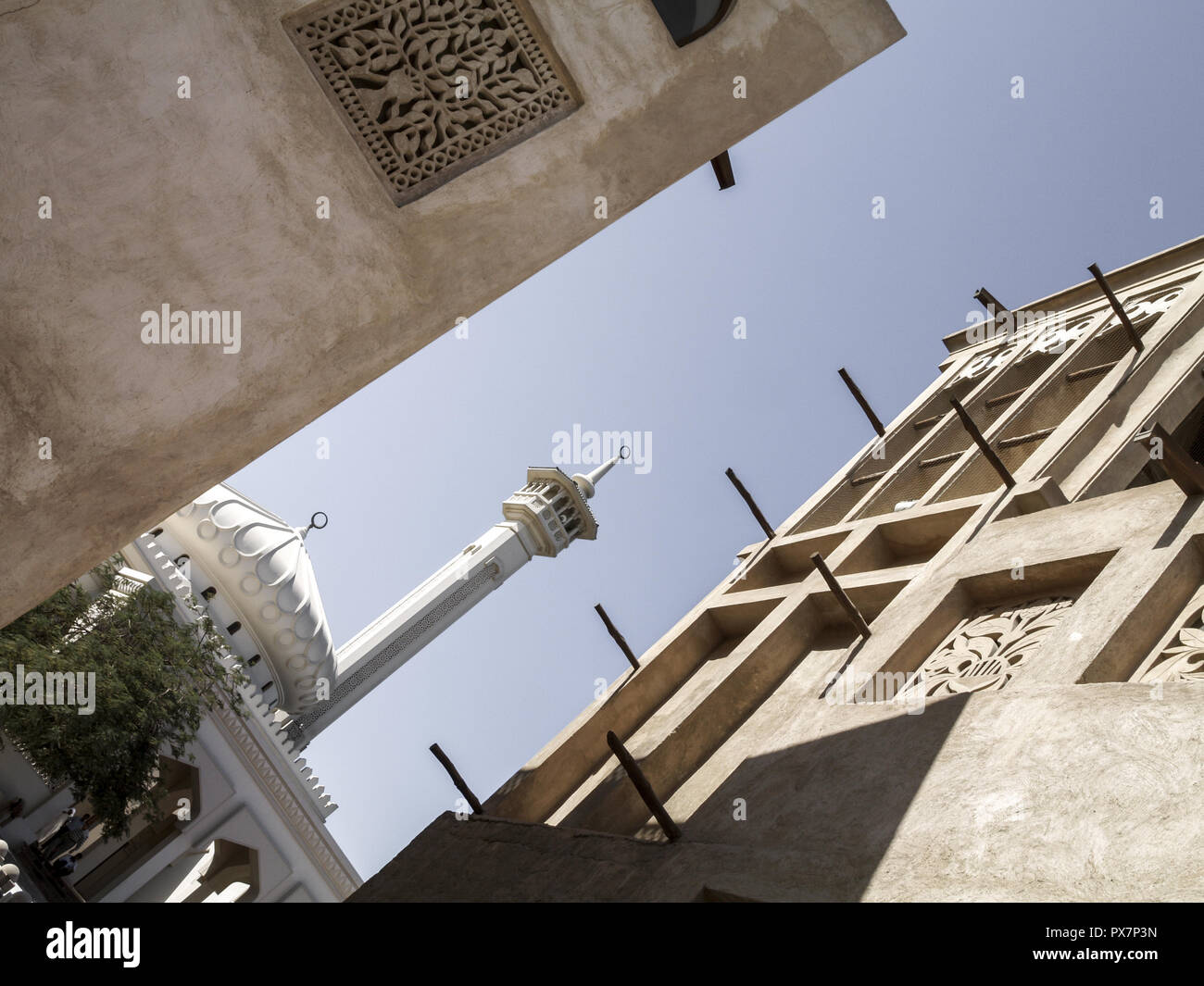 Historic bastakia quarter mosque hi-res stock photography and images ...