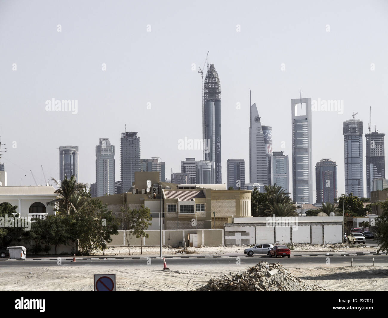 Dubai, Sheik Zayed Road, Moderne Skyline, United Arab Emirates Stock ...