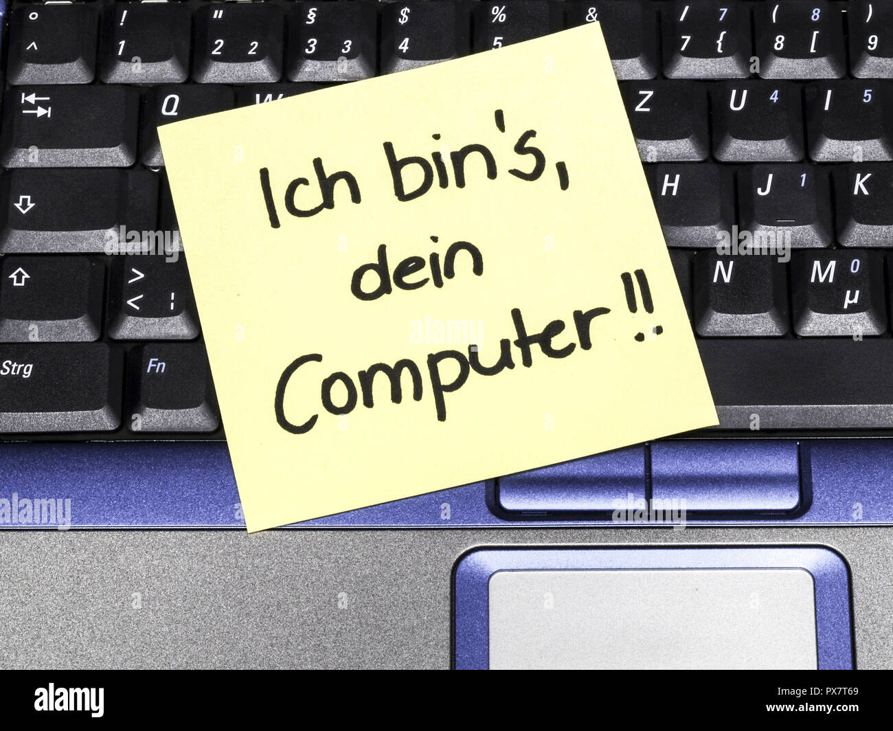 Memo note on notebook, It´s me, your computer Stock Photo - Alamy