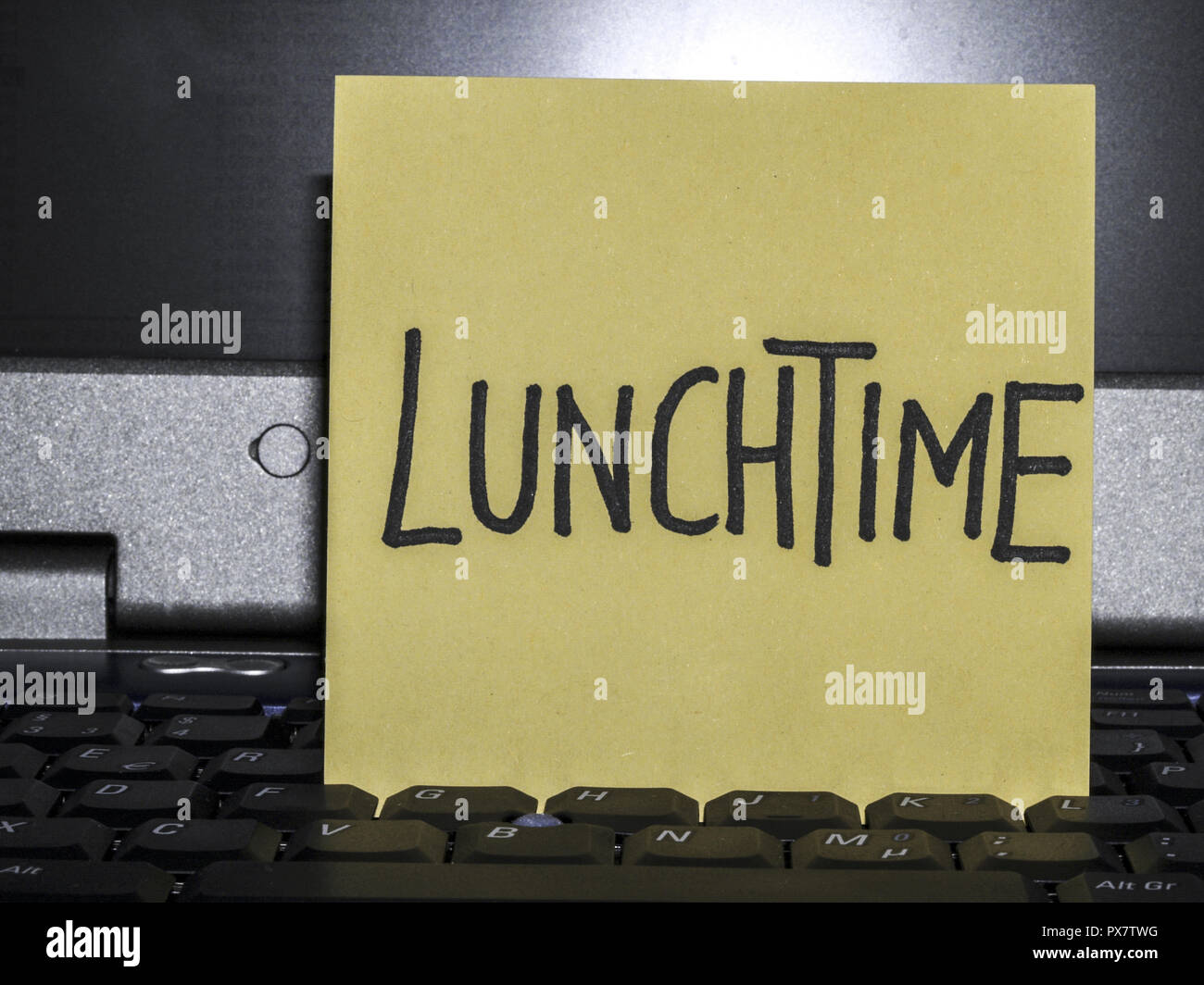 Lunch break notice paper hi-res stock photography and images - Alamy