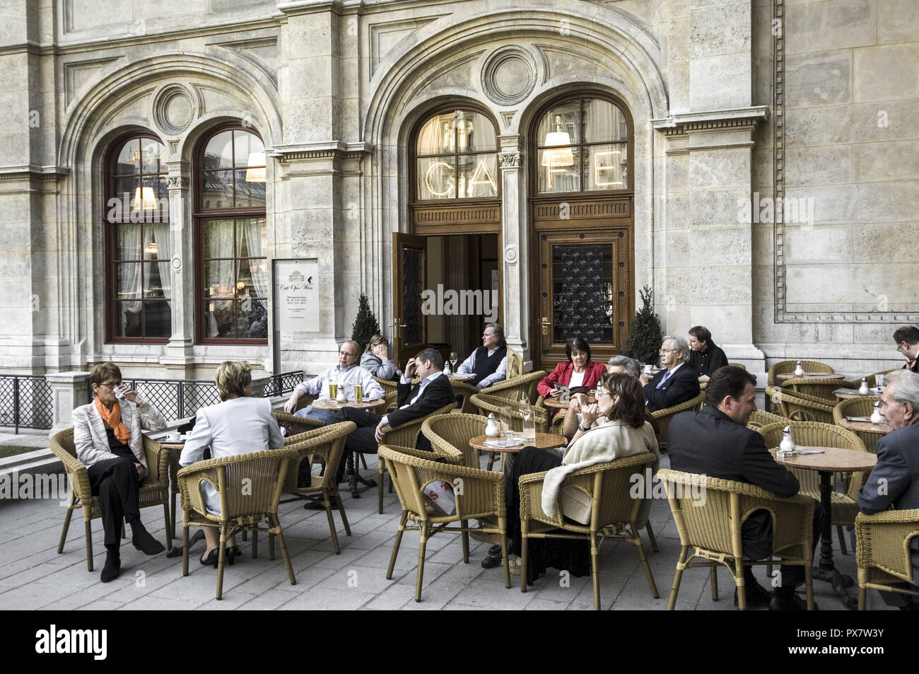 Cafe opera house vienna hi-res stock photography and images - Alamy