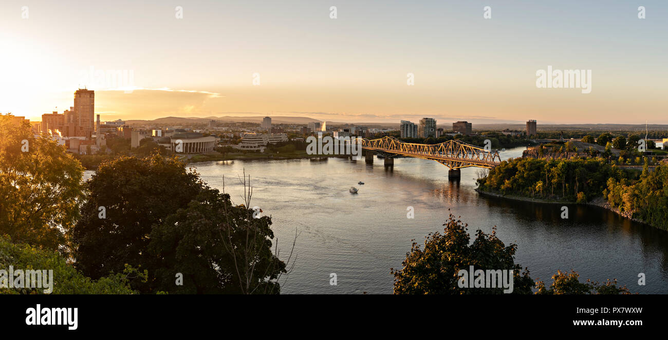 view of Alexandra Bridge during the day in the fall Stock Photo - Alamy