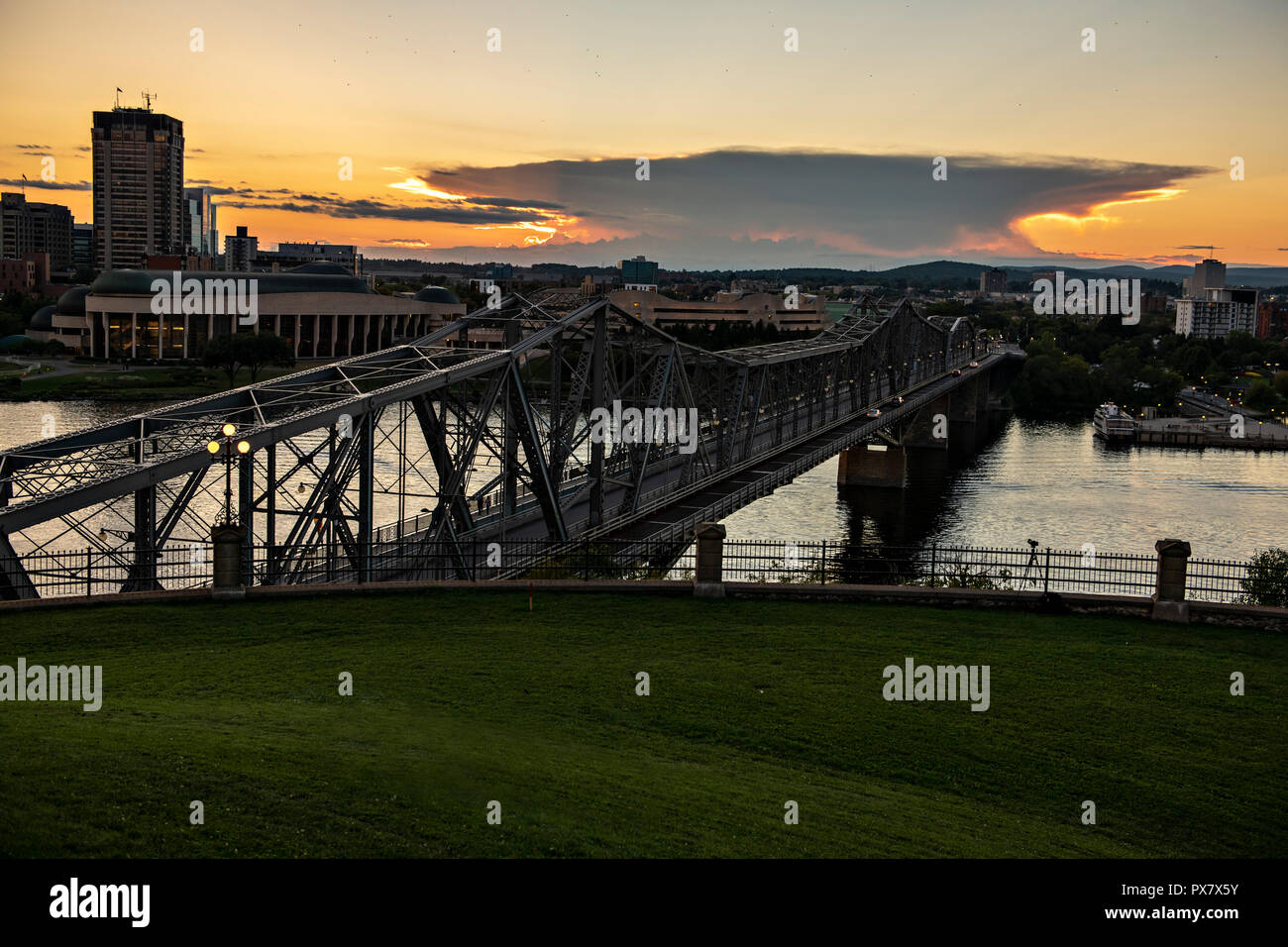 view of Alexandra Bridge during the day in the fall Stock Photo - Alamy