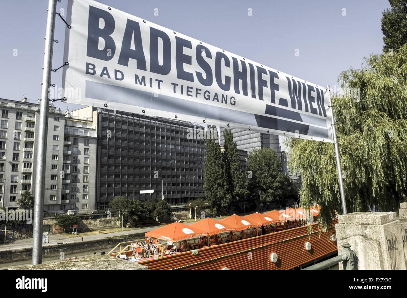 Vienna, swimming pool on the Danube Channel, Austria, Danube Channel ...