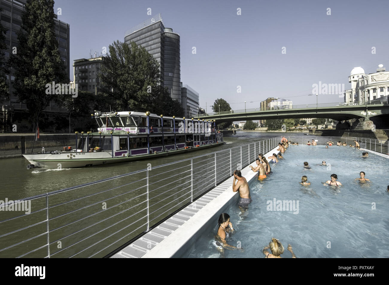 Vienna, swimming pool on the Danube Channel, Austria, Danube Channel ...