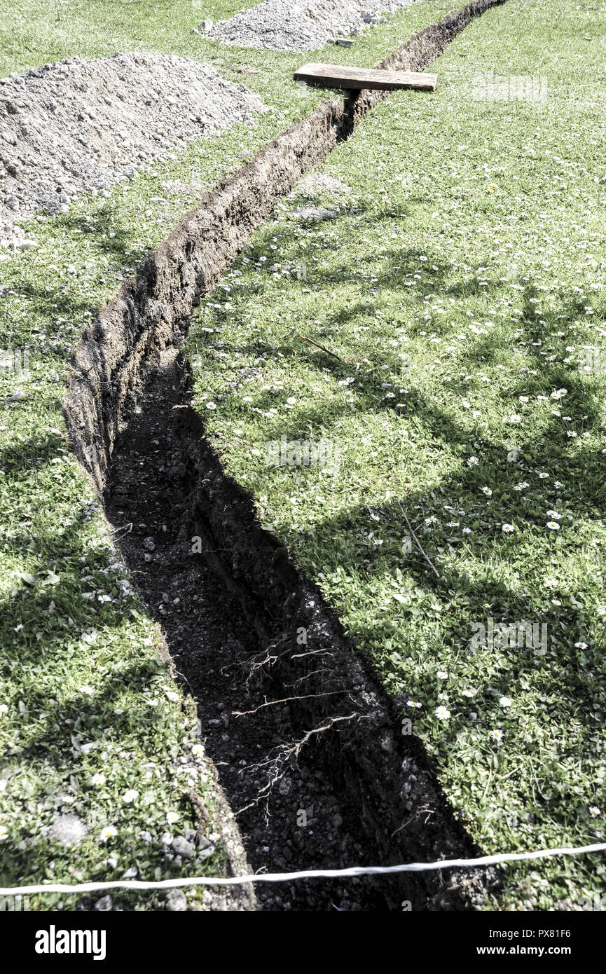 Cable way in garden ground Stock Photo - Alamy