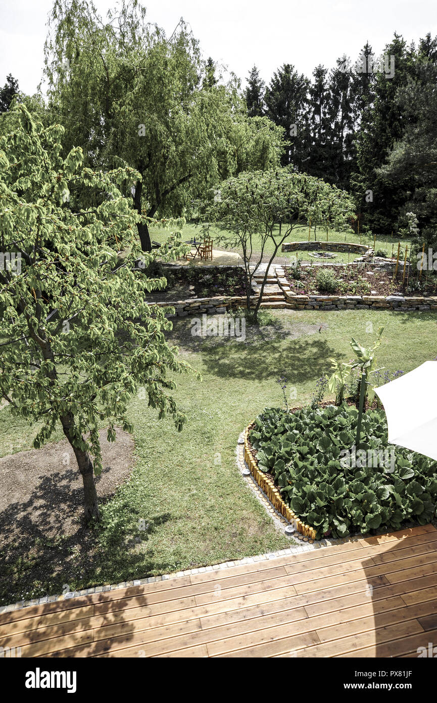 Round our way oasis hi-res stock photography and images - Alamy