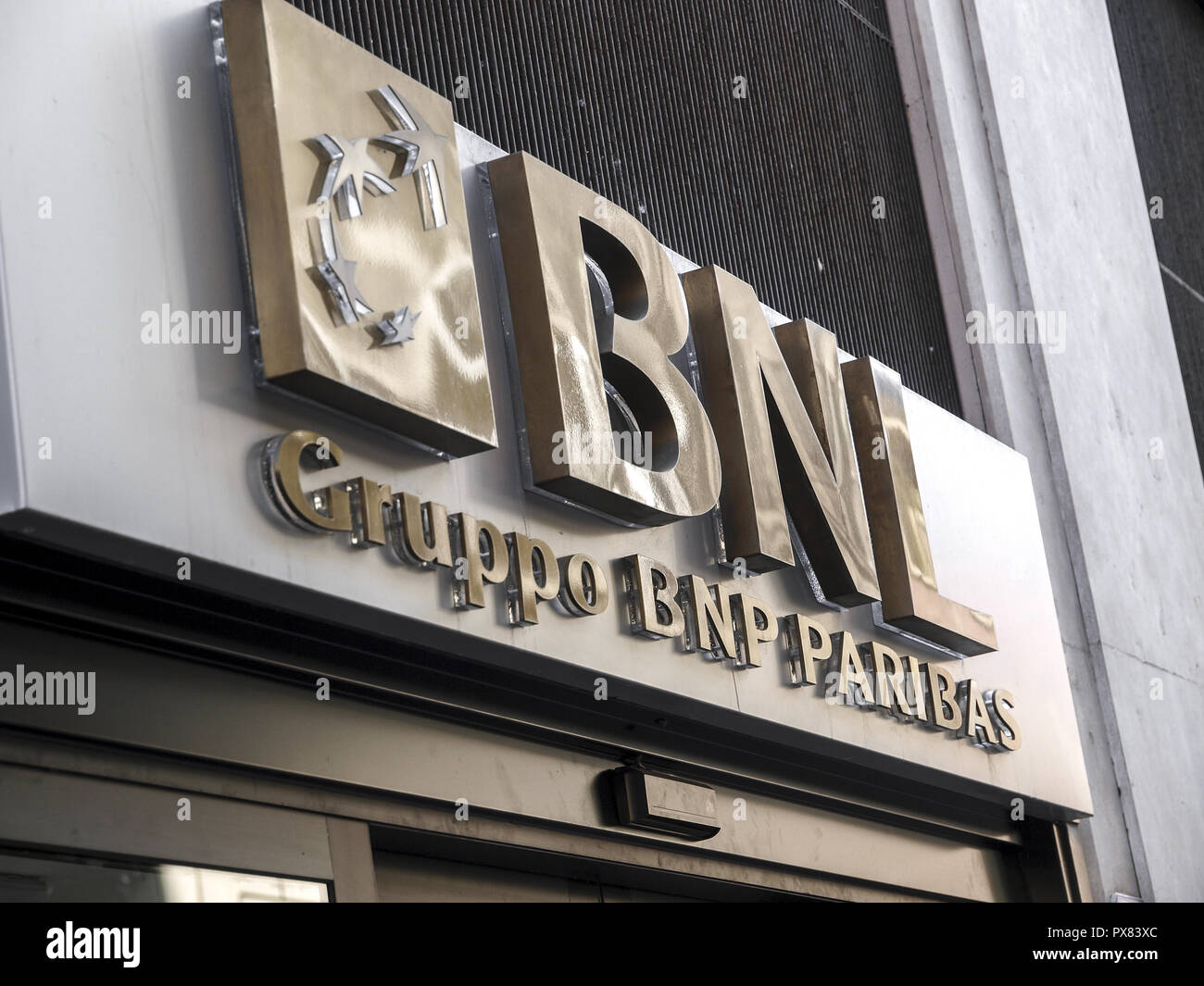 BNL, Gruppo BNP PARIBAS Stock Photo - Alamy