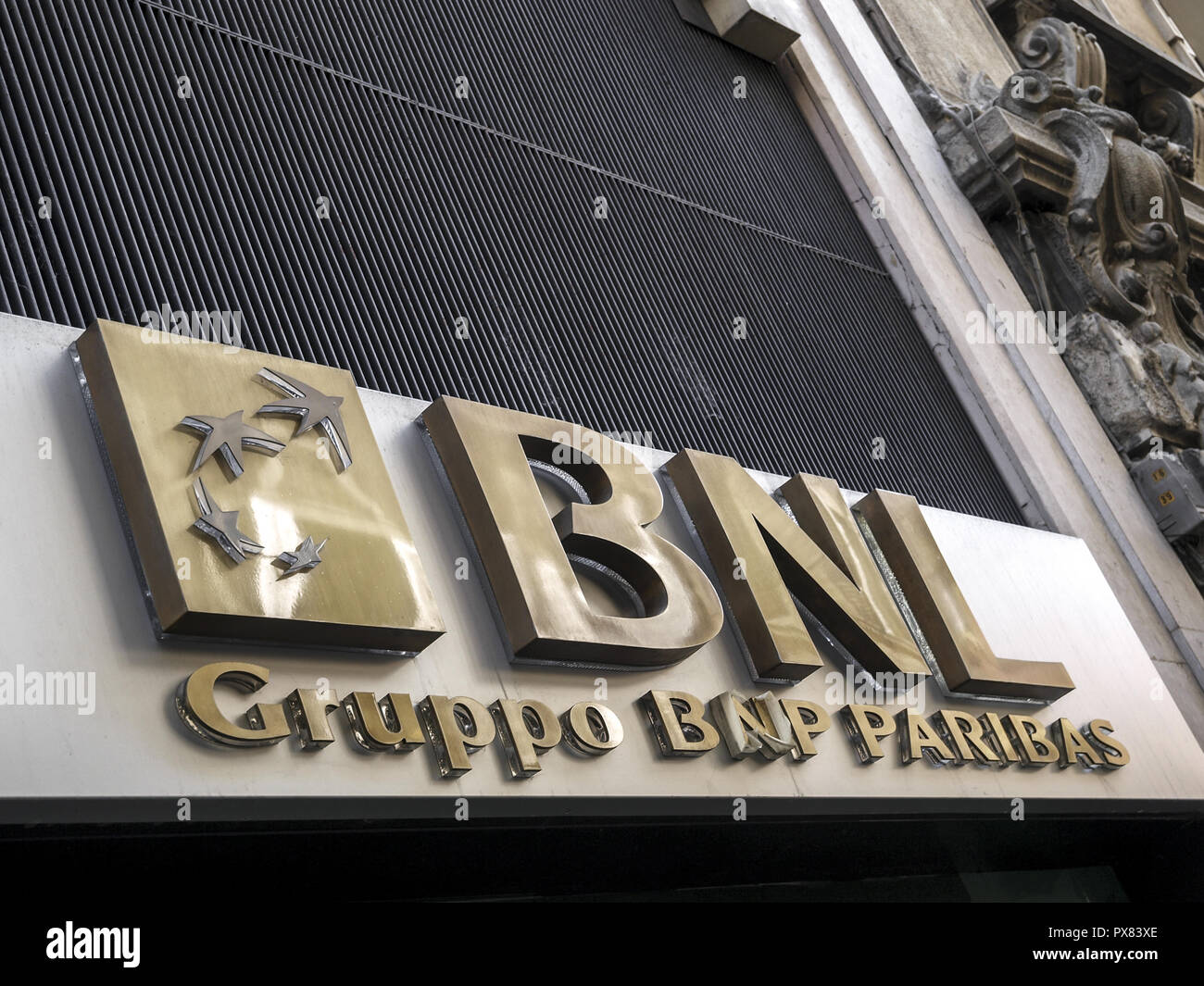 BNL, Gruppo BNP PARIBAS Stock Photo - Alamy