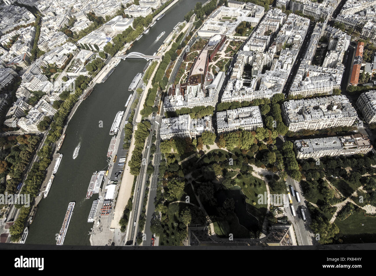 Paris, Eiffel Tower, Tour Eiffel, river Seine, France Stock Photo - Alamy