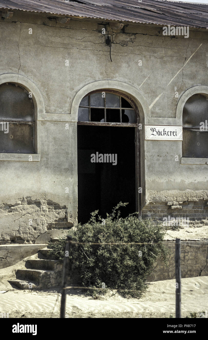 Abandoned bakery shop hi-res stock photography and images - Alamy