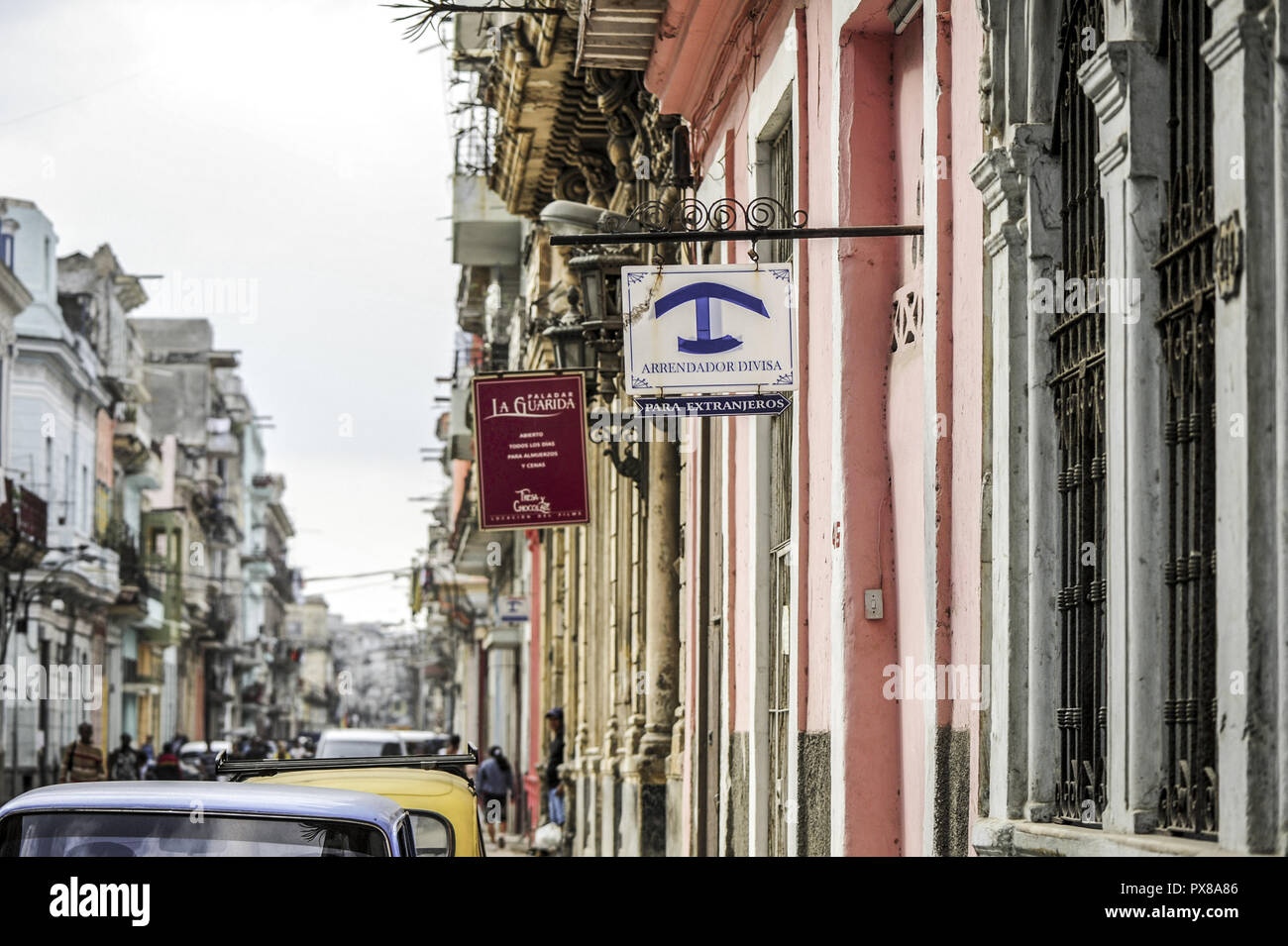 Cuban traffic road sign hi-res stock photography and images - Alamy