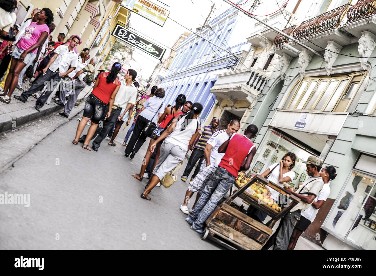 Cuban shopping mall hi-res stock photography and images - Alamy