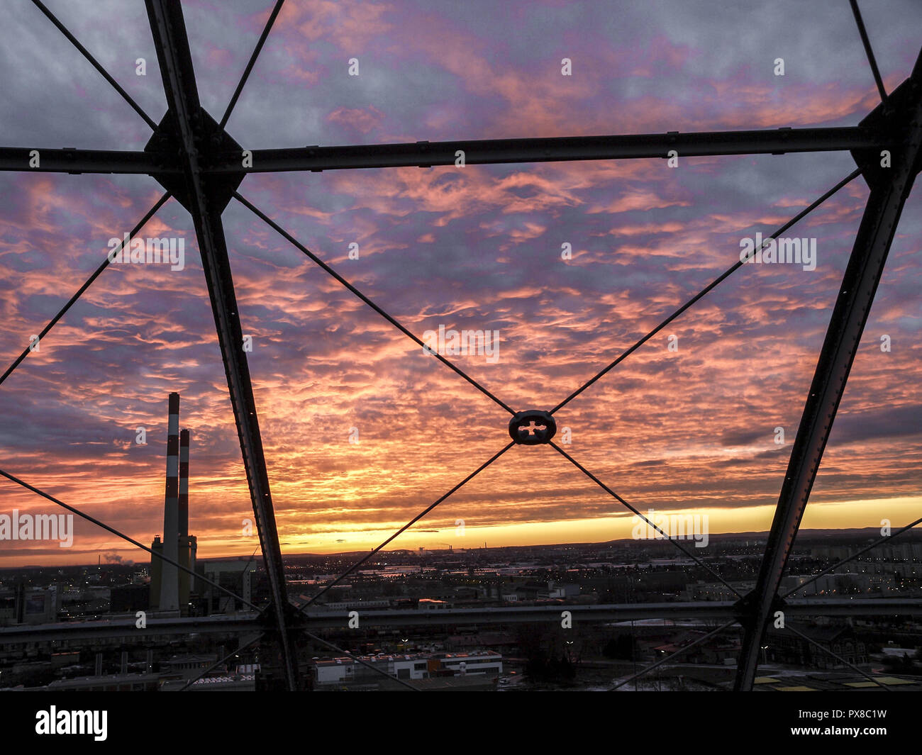 Simmering sunset hi-res stock photography and images - Alamy