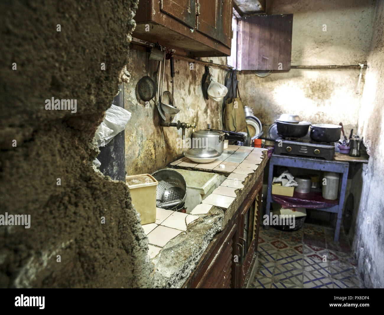 Havanna Vieja, old city, Cuban apartment, kitchen, Cuba, Havanna Stock ...