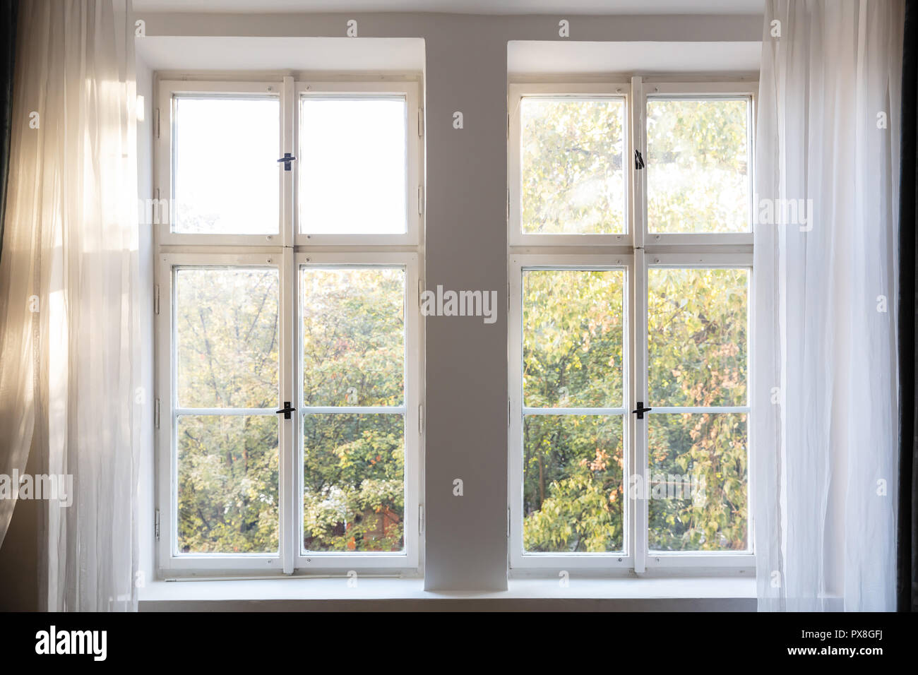 Wooden windows hi-res stock photography and images - Alamy