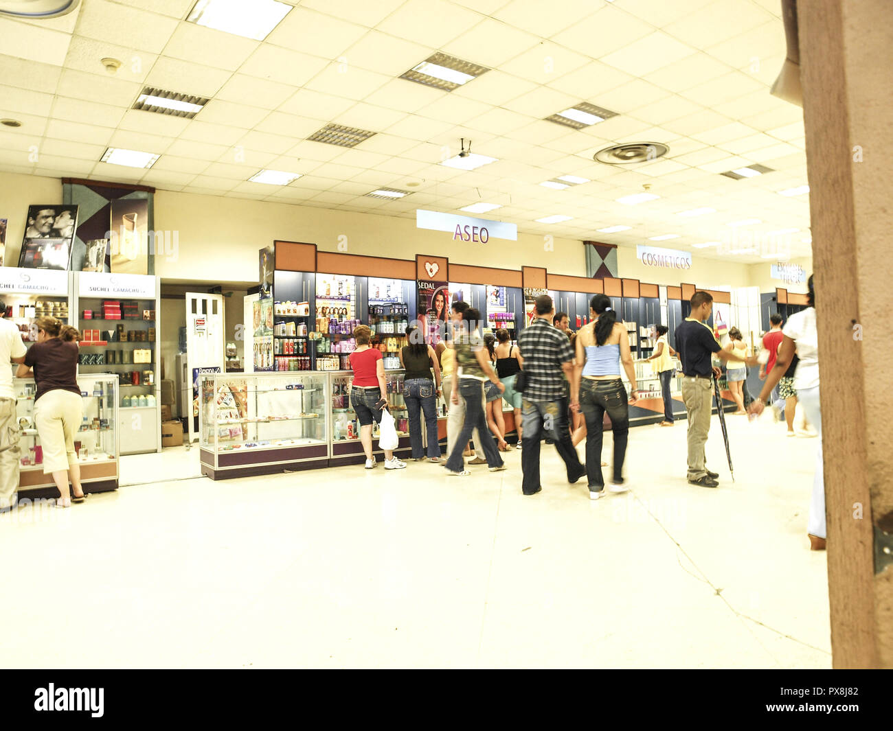 Cuban Shopping Mall High Resolution Stock Photography and Images - Alamy