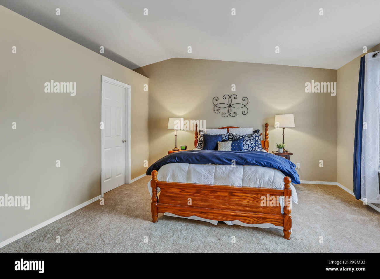 Real photo bedroom hi-res stock photography and images - Alamy