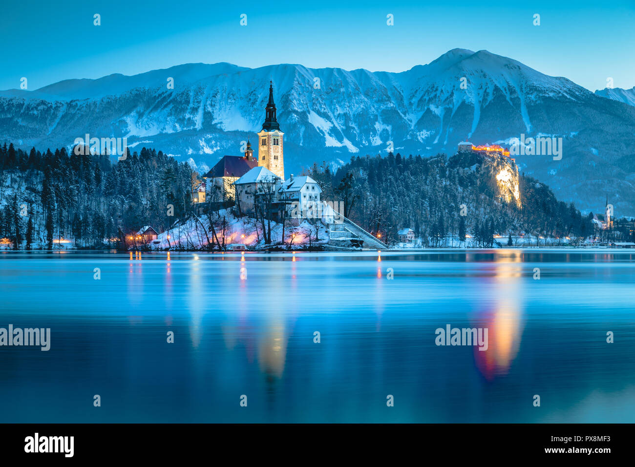 Castle europe night winter hi-res stock photography and images - Alamy