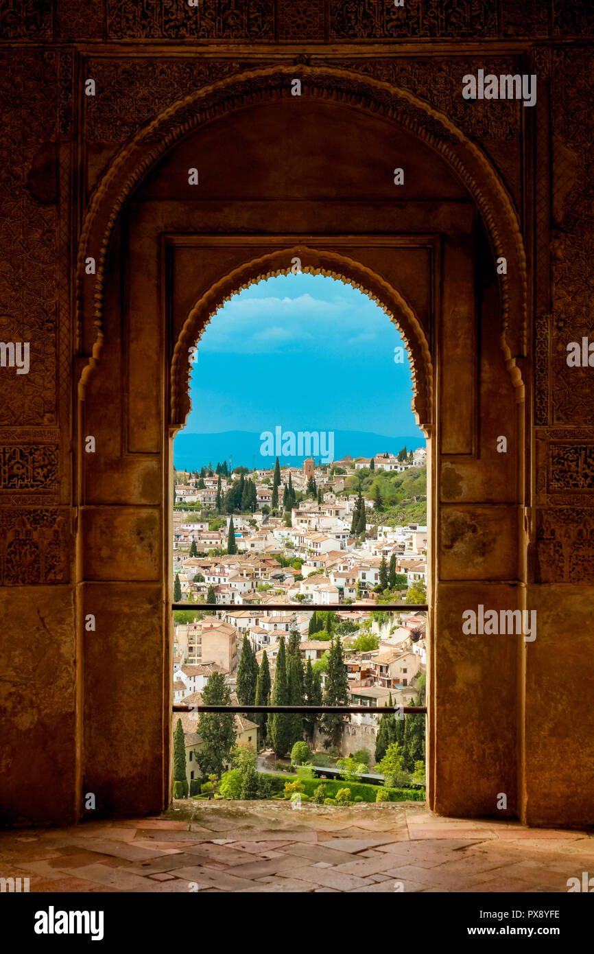 Architecture moorish windows hi-res stock photography and images - Alamy