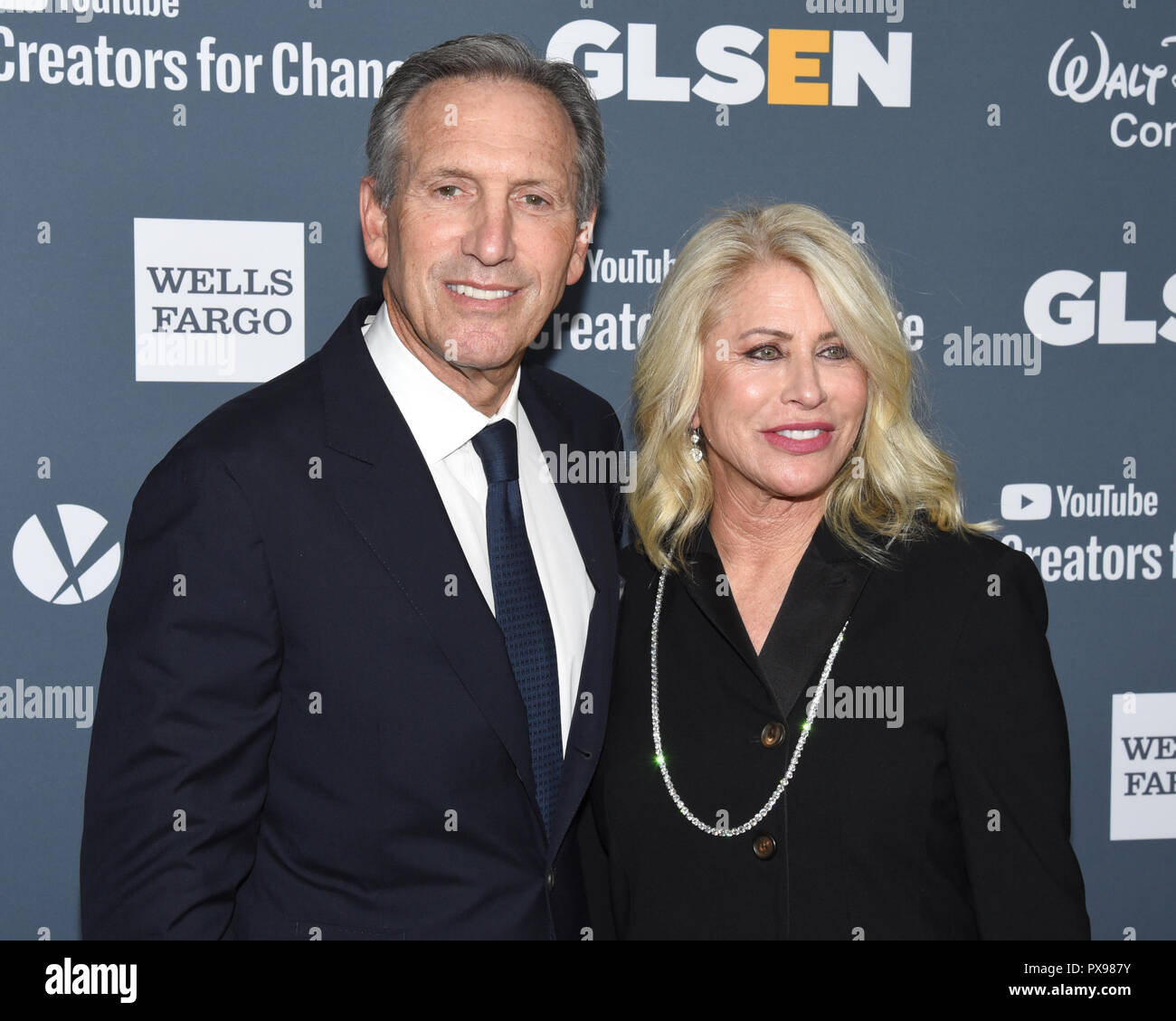 Beverly Hills, California, USA. 19th Oct, 2018. HOWARD SCHULTZ and SHERI KERSCH SHULTZ attends ...