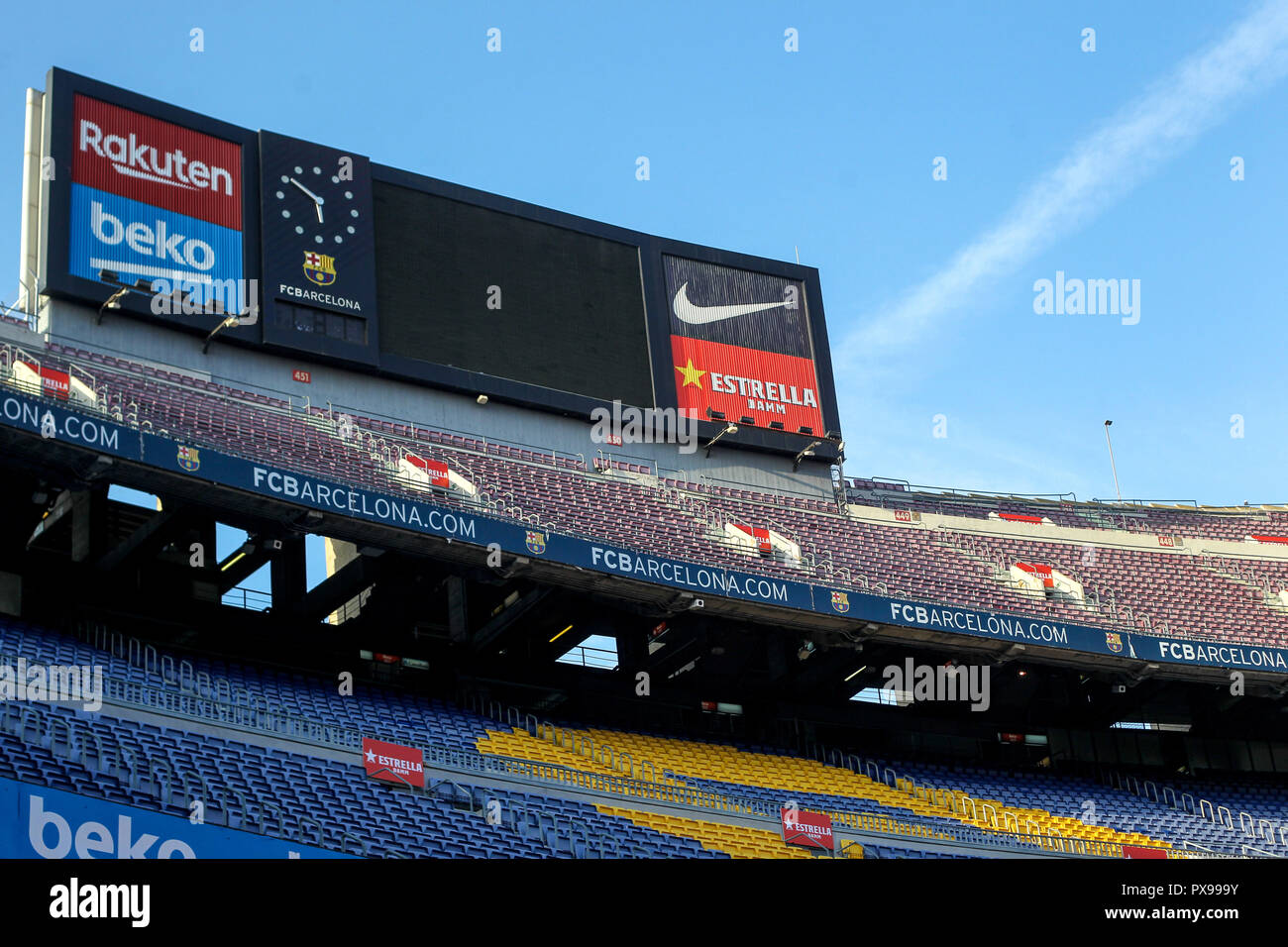 Empty camp nou hi-res stock photography and images - Alamy
