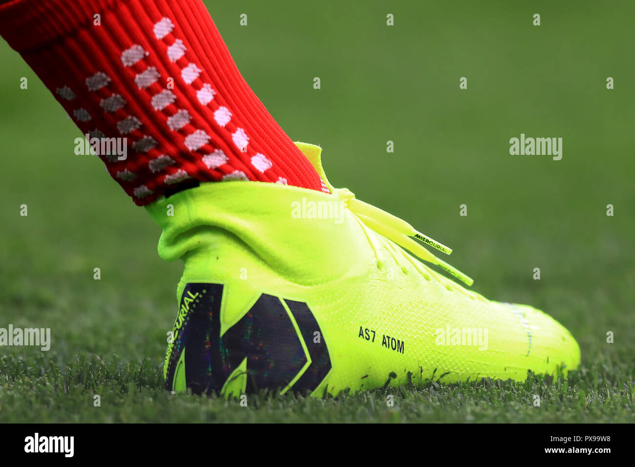 Mens soccer boot hi-res stock photography and images - Alamy