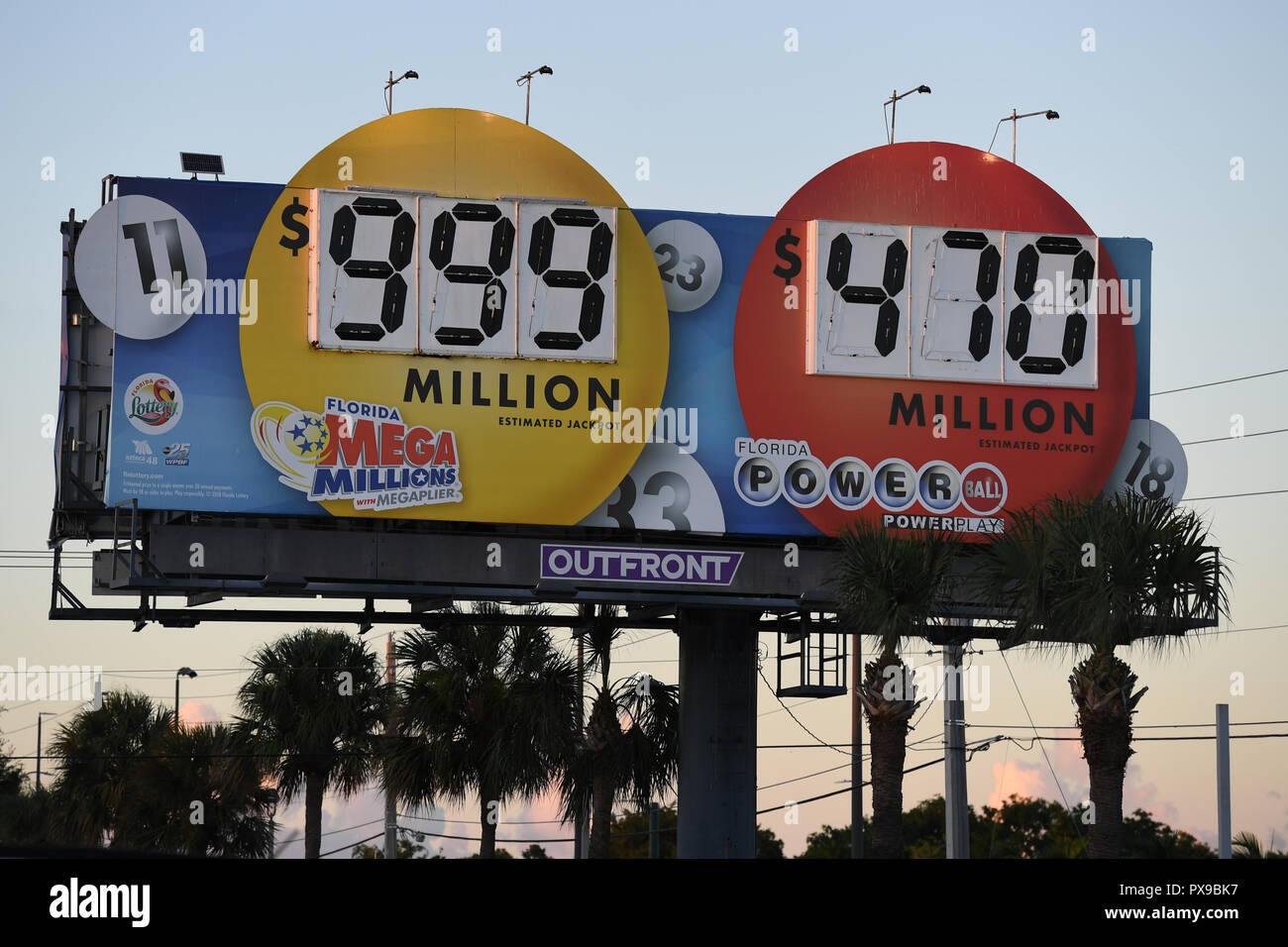Boca Raton. 19th Oct, 2018. Atmosphere as the Mega Millions lottery ...