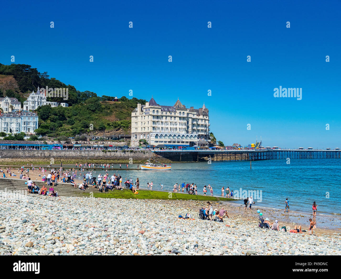 Pebbles beach wales llandudno hi-res stock photography and images - Alamy