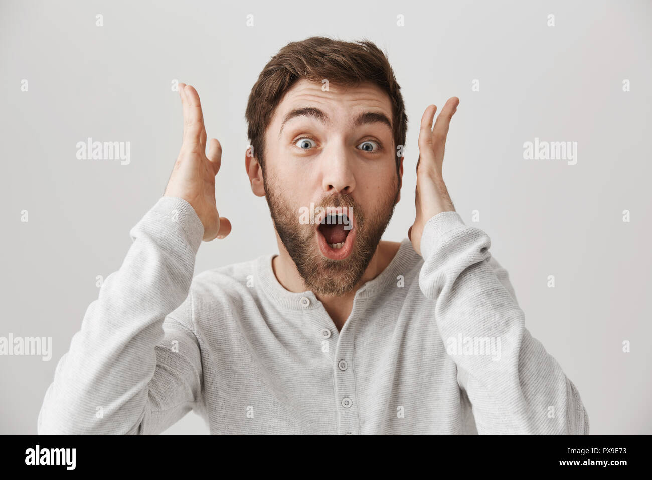 Guy screaming hi-res stock photography and images - Alamy