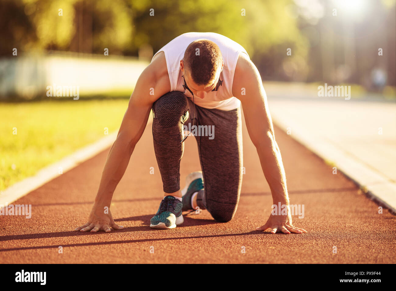 Running Start Position Stock Photos & Running Start Position Stock ...