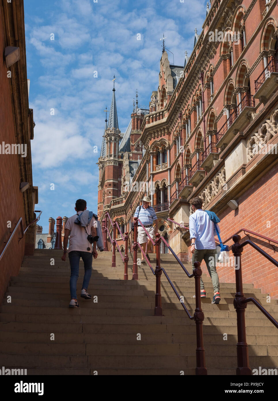 St pancras renaissance hotel stairs hi-res stock photography and images ...