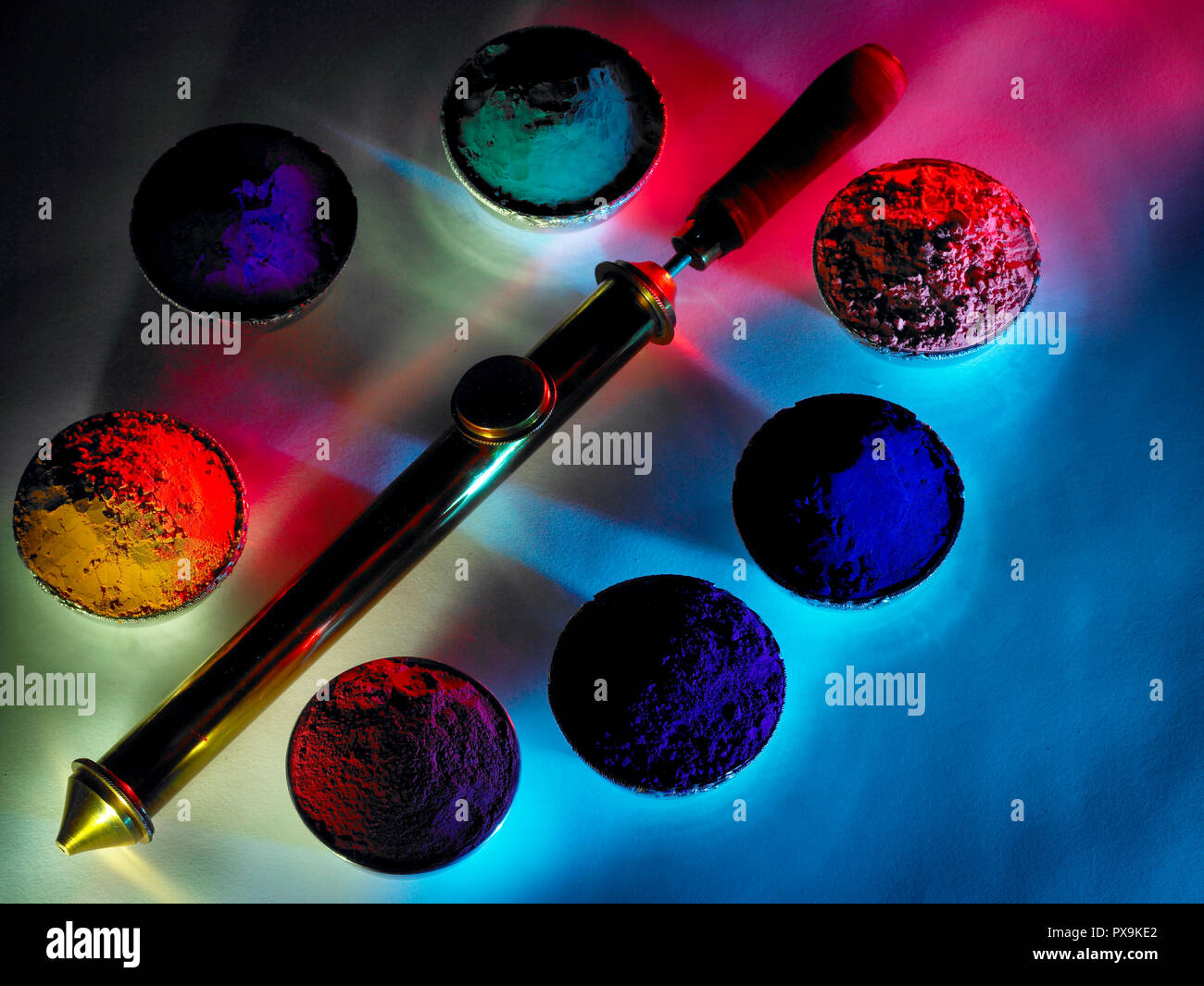 Vermillion powder hi-res stock photography and images - Alamy